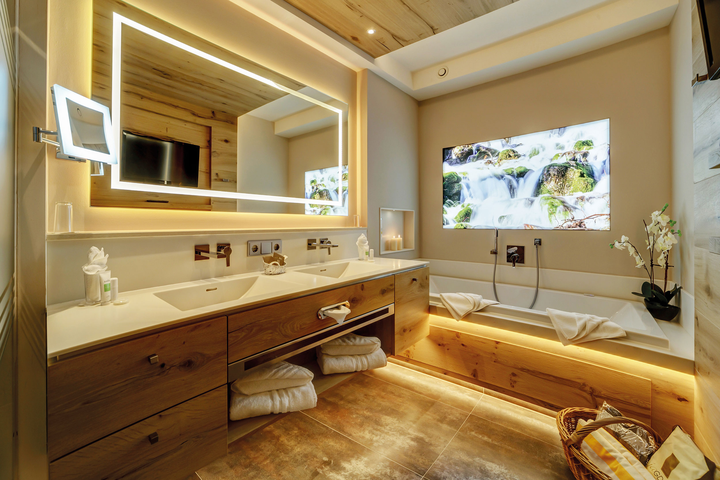 Turm-Suite deluxe - Preiswerte Angebote im Wellnesshotel Jagdhof in ...